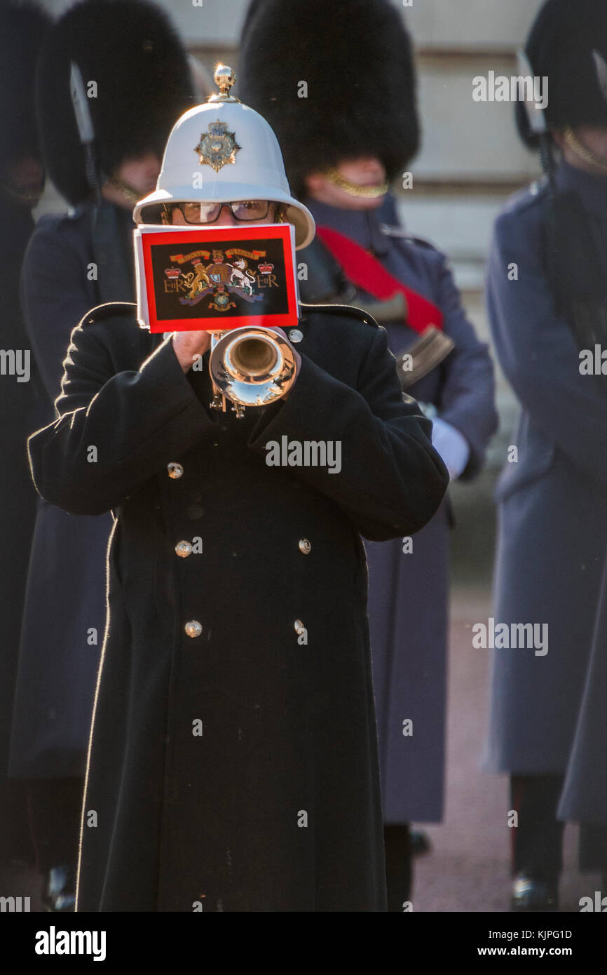 London, UK. 26th Nov, 2017. The Royal Navy take over the guard duty at ...