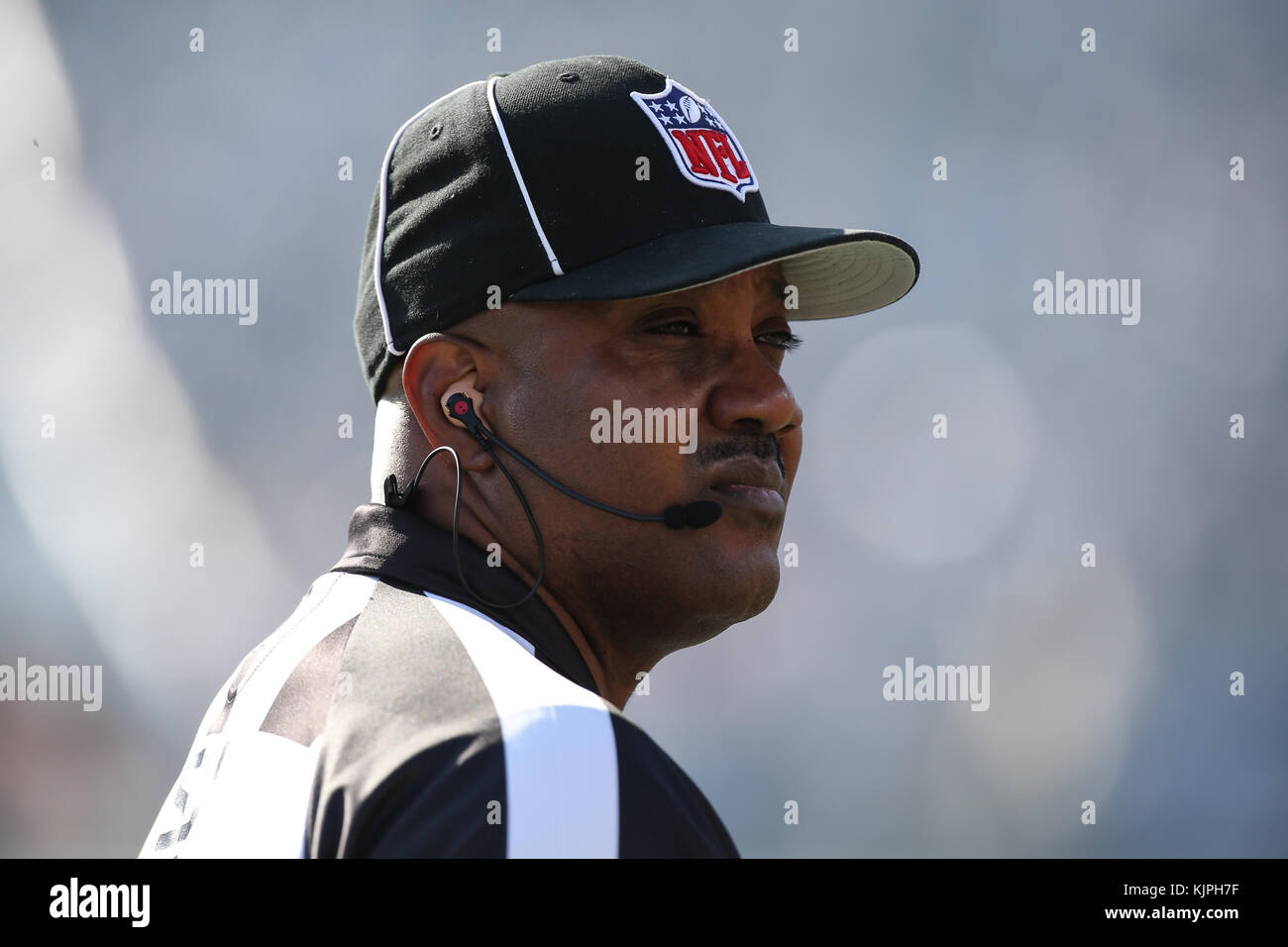 Los Angeles, CA, USA. 26th Nov, 2017. Side Judge Keith Washington at ...