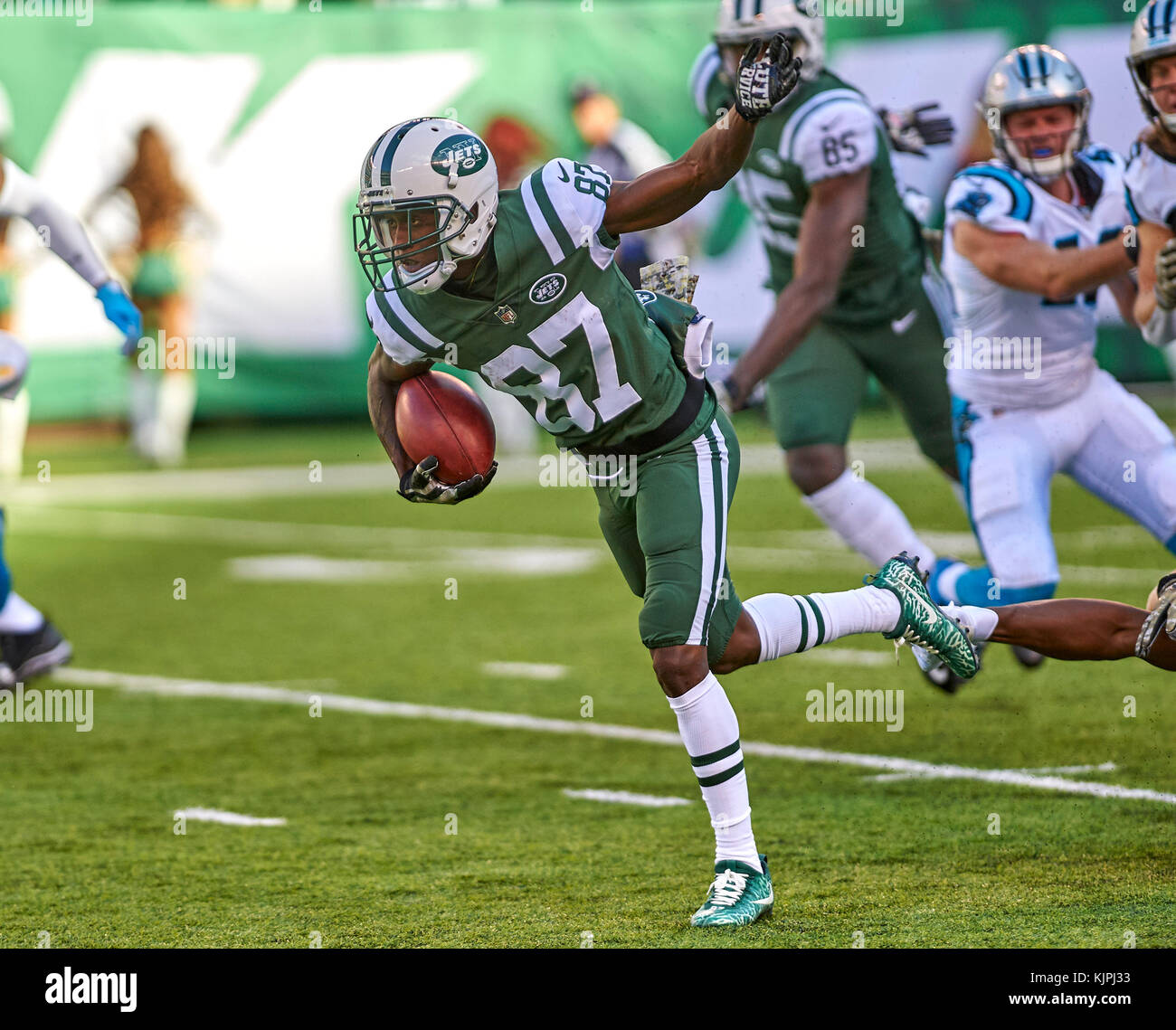 East Rutherford, New Jersey, USA. 26th Nov, 2017. Jets' punt returner ...