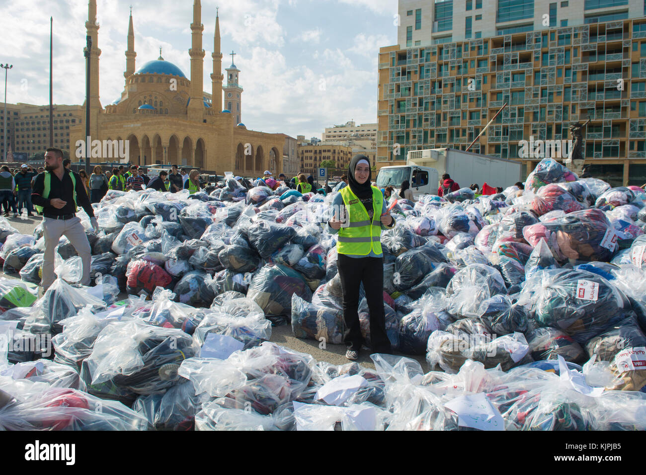 Marytrs' Square, Beirut , Lebanon, 26th Nov 2017, Volunteers working at ...