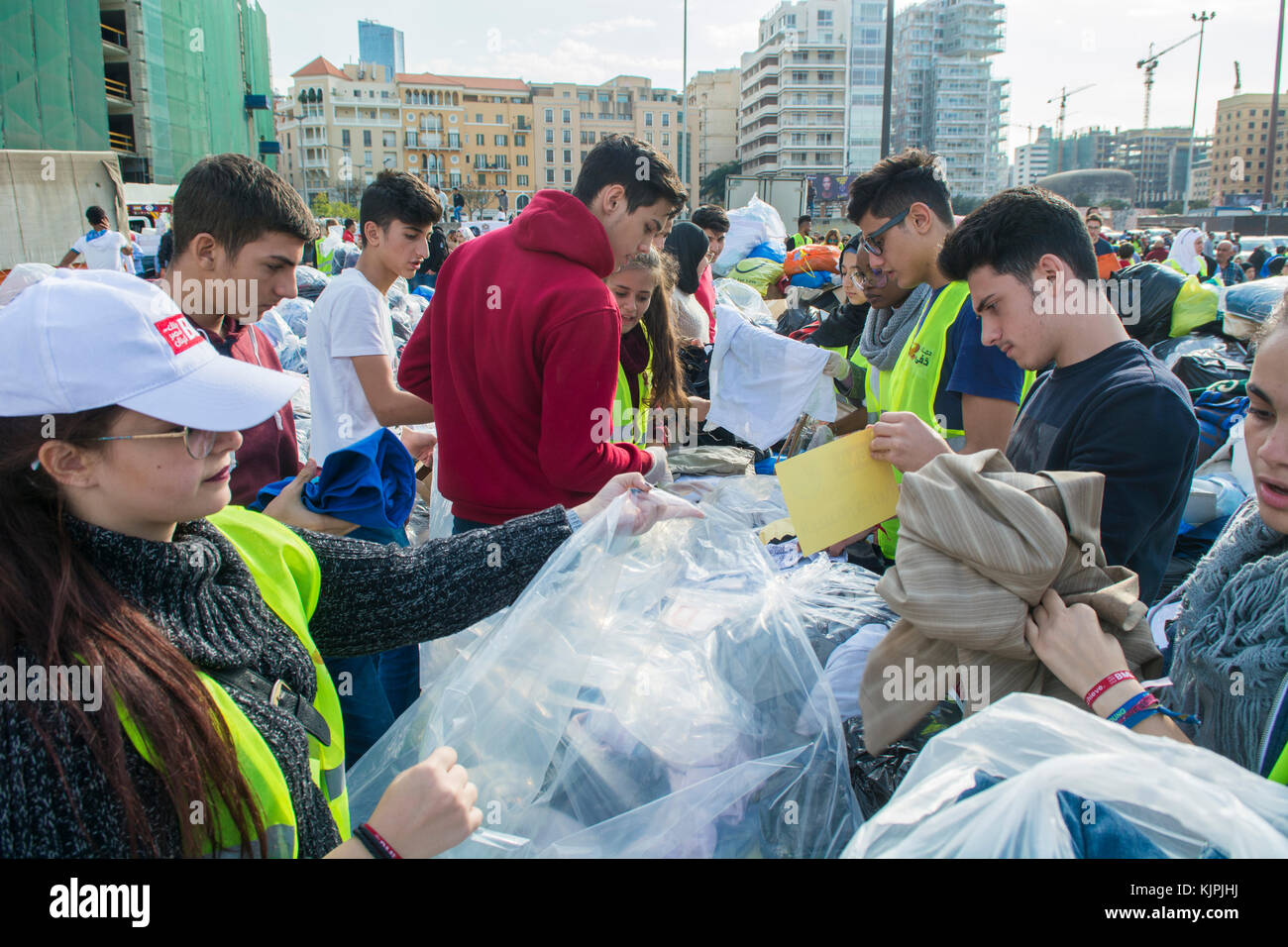 Marytrs' Square, Beirut , Lebanon, 26th Nov 2017, Volunteers working at ...