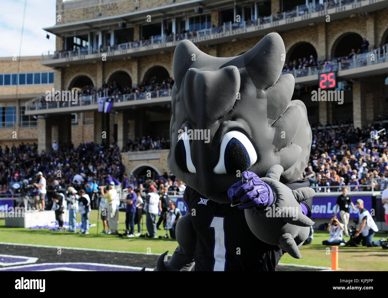 Fort Worth, Texas, USA. 24th Nov, 2017. TCU Horned Frogs mascot during ...