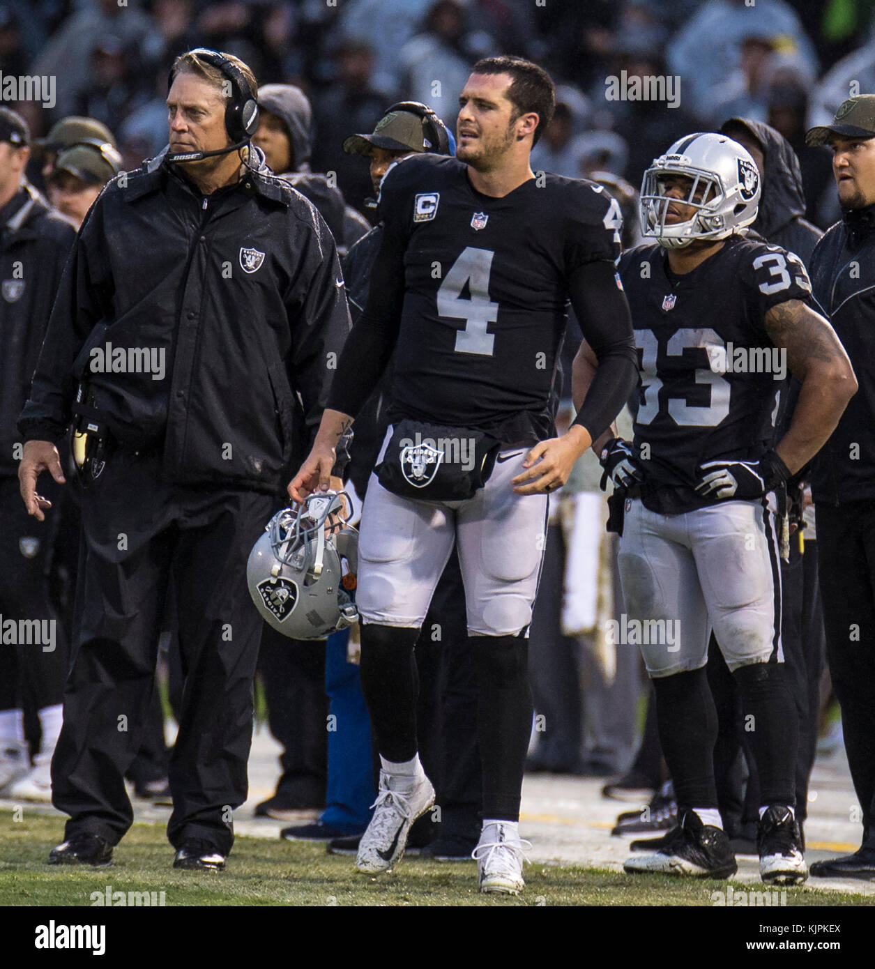 Oakland, California, USA. 26th Nov, 2017. Oakland quarterback Derek ...