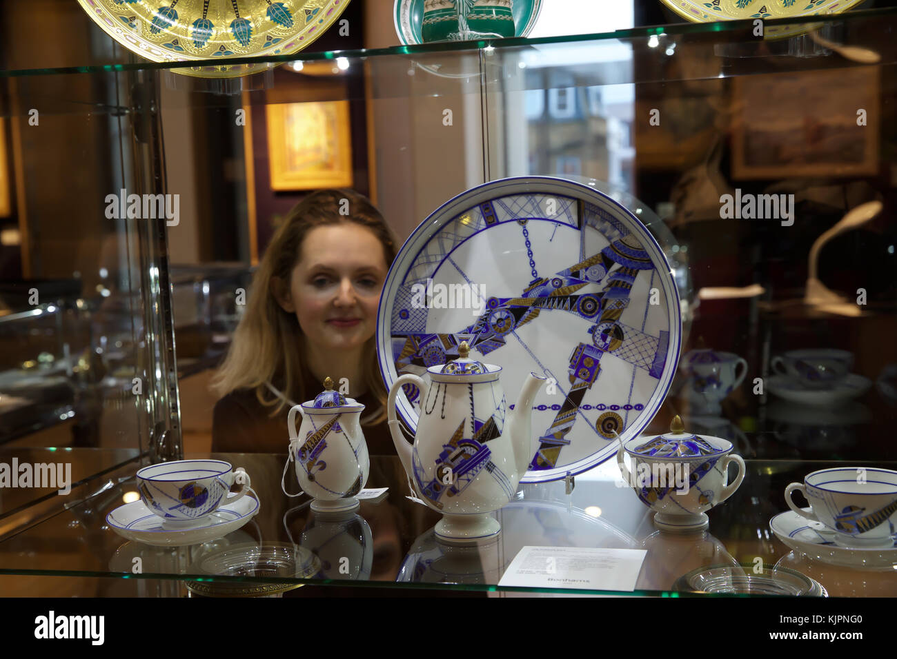 London tea auction hi-res stock photography and images - Alamy