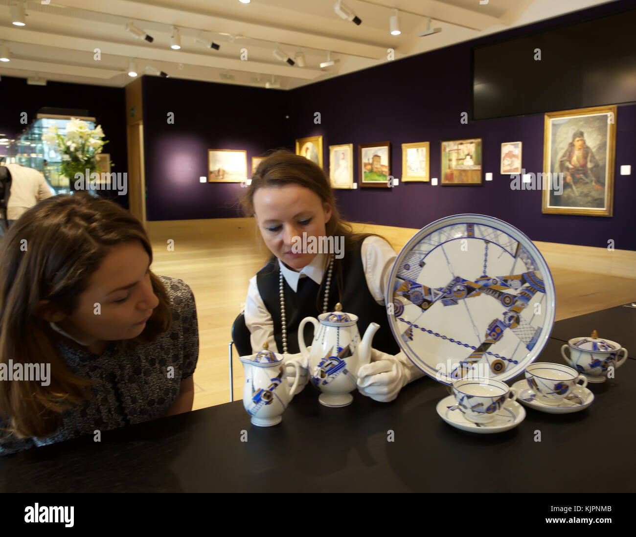 London tea auction hi-res stock photography and images - Alamy