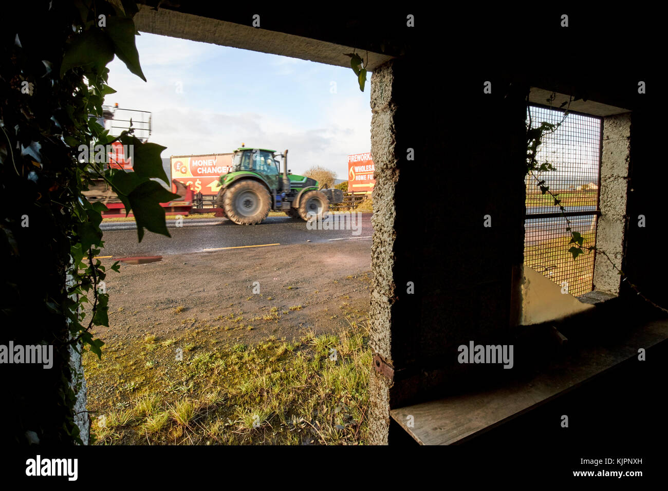 Tractor border hi-res stock photography and images - Alamy