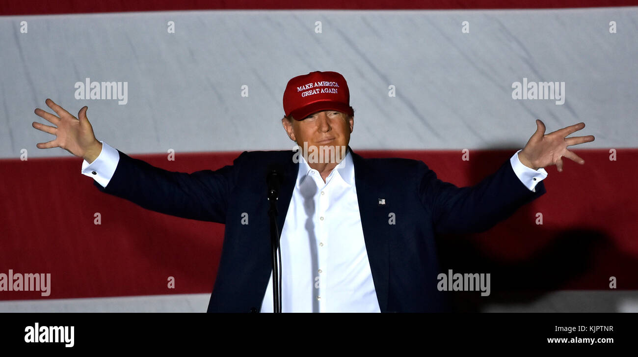 BOCA RATON, FL - MARCH 13: Republican presidential candidate Donald ...