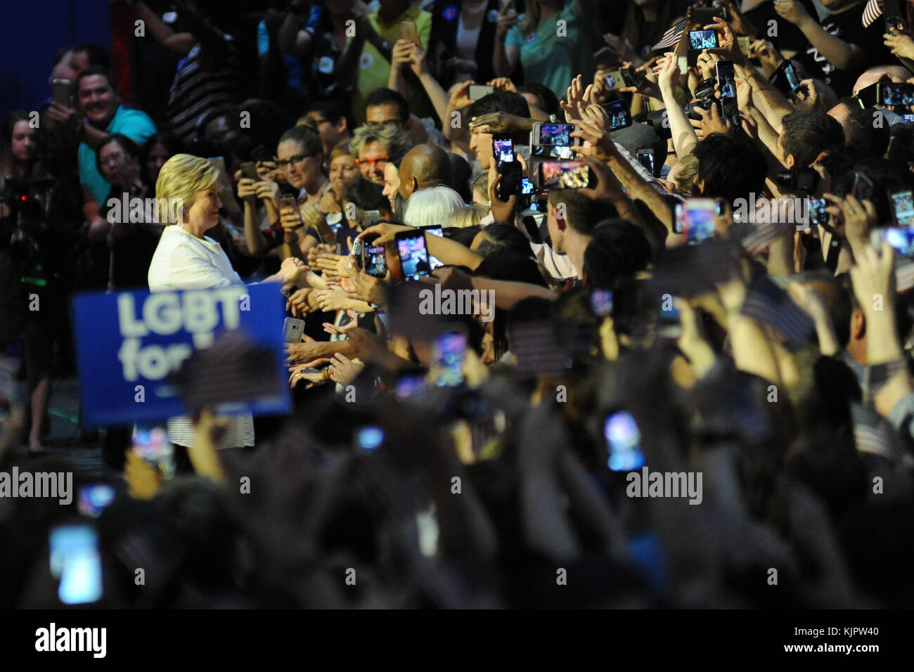 NEW YORK, NY - JUNE 06: Bill Clinton and Hillary Clinton attending the ...