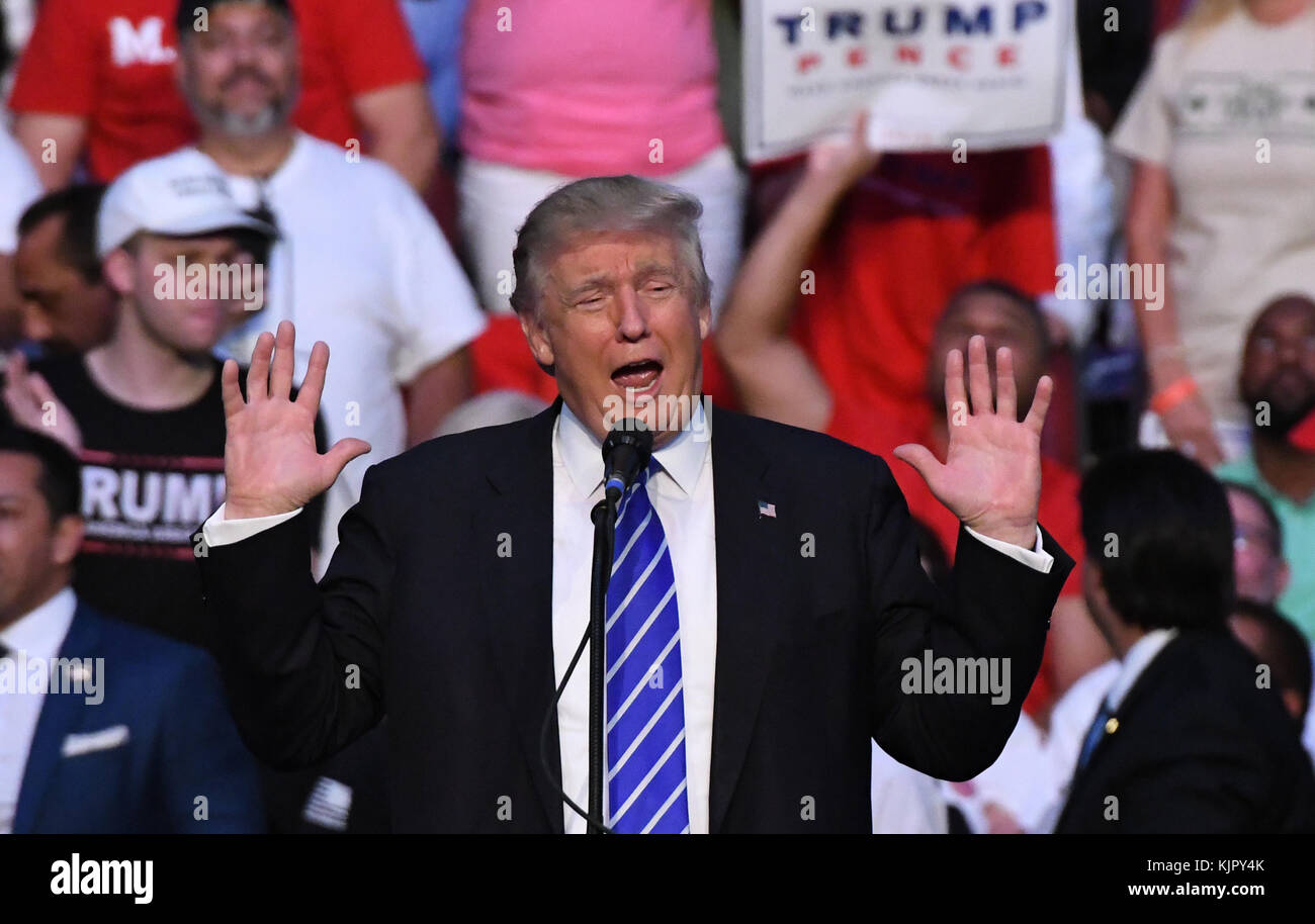 FORT LAUDERDALE, FL - AUGUST 10: Republican presidential nominee Donald ... FORT LAUDERDALE, FL - AUGUST 10: Republican presidential nominee Donald ...
