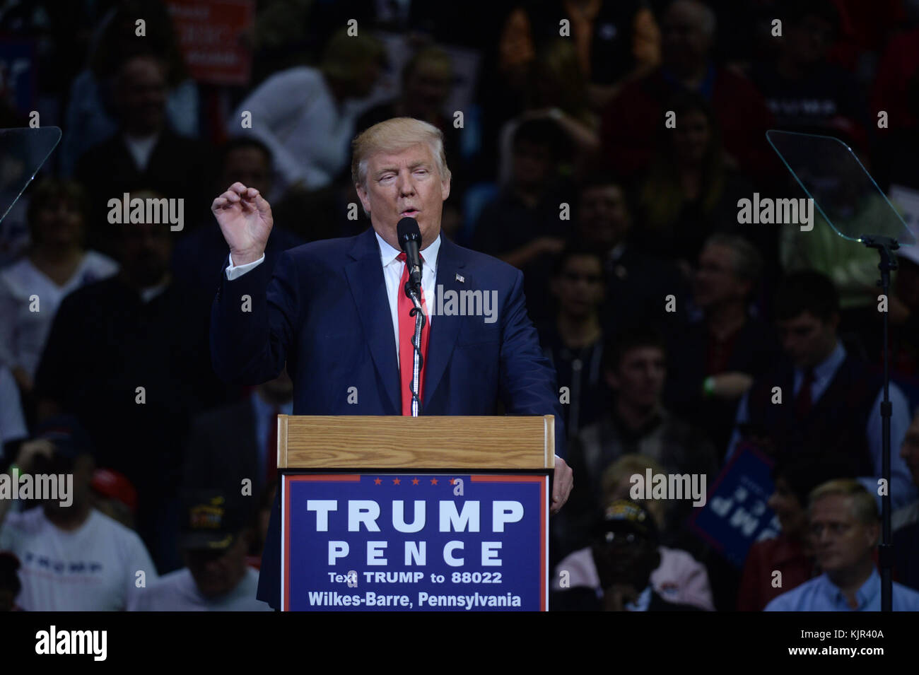 WILKES-BARRE, PA - OCTOBER 10: Republican presidential nominee Donald ...