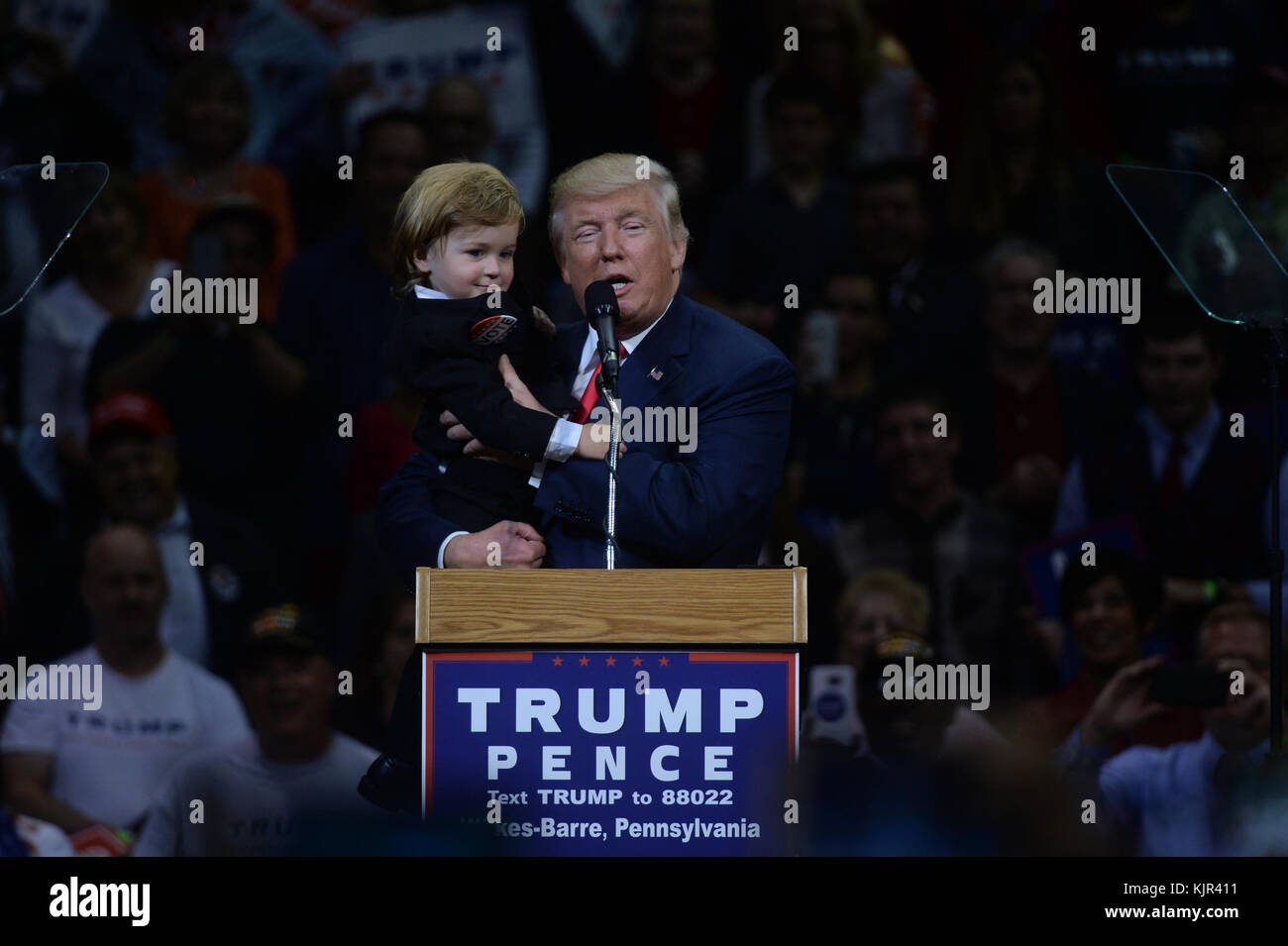 WILKES-BARRE, PA - OCTOBER 10: Republican presidential nominee Donald ...