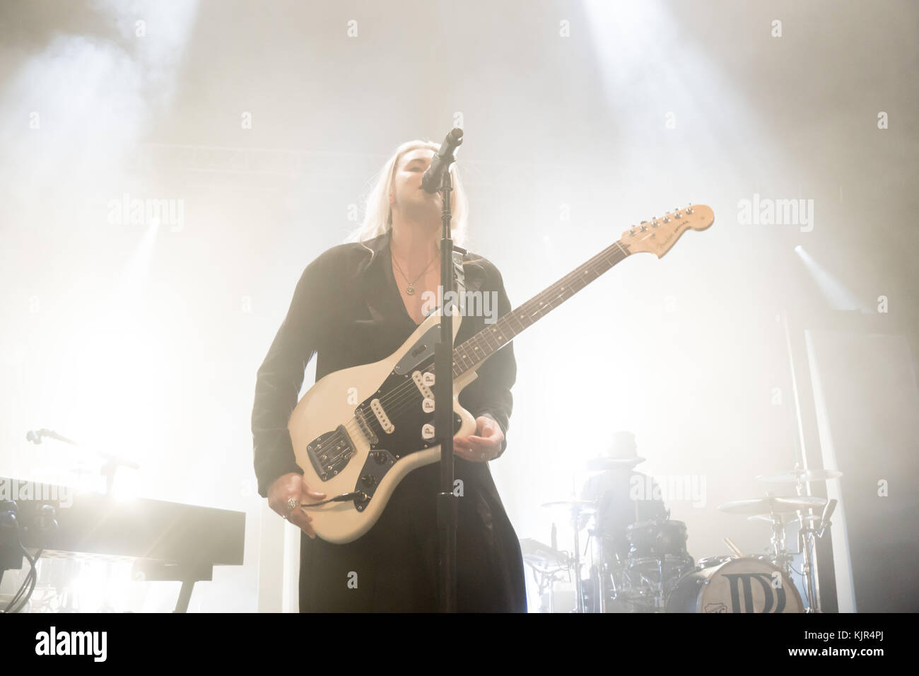 Pvris 2017 hi-res stock photography and images - Alamy