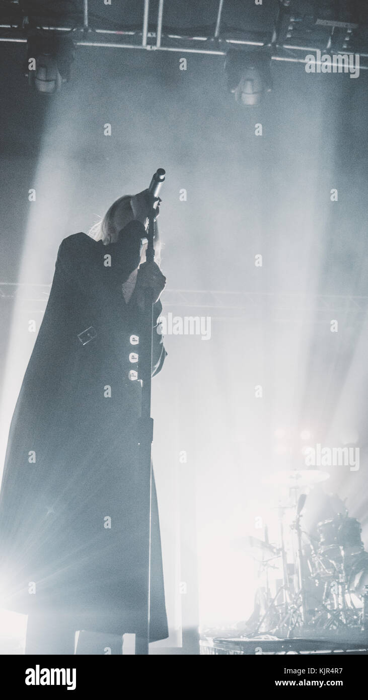 Pvris 2017 hi-res stock photography and images - Alamy