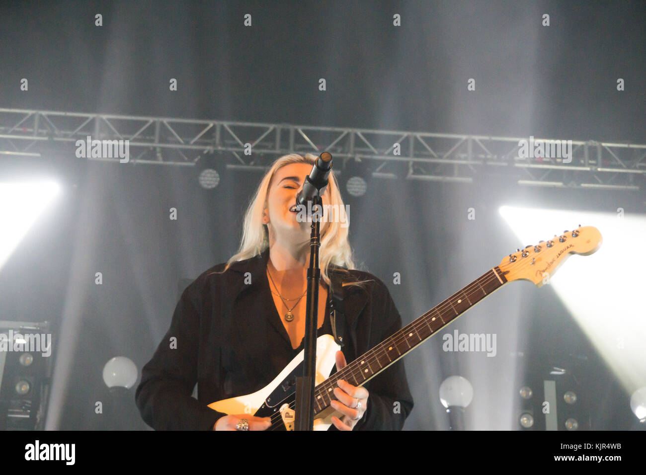 Pvris singer hi-res stock photography and images - Alamy