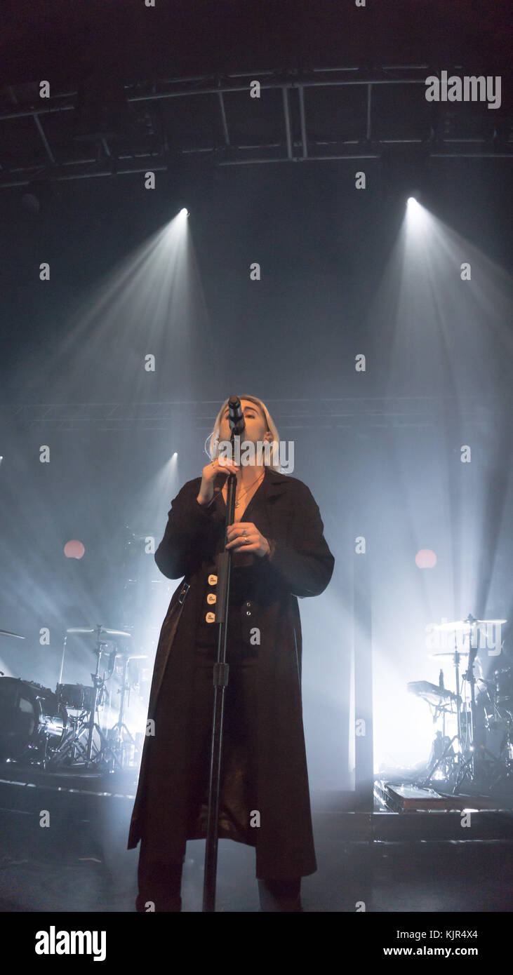 Pvris 2017 hi-res stock photography and images - Alamy