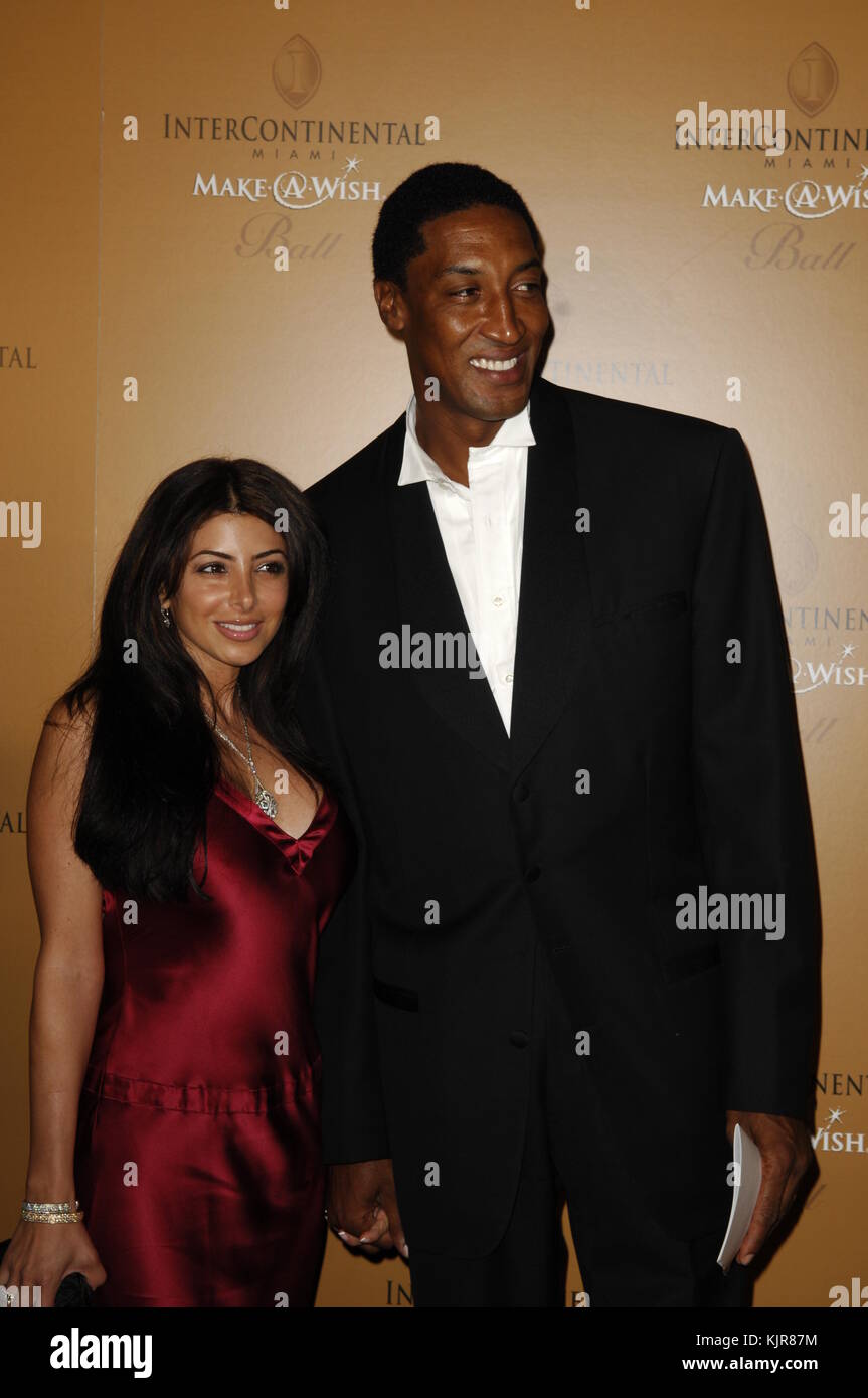 MIAMI - FL, NOVEMBER 10, 2007: Scottie Pippen and his wife Larsa at the ...