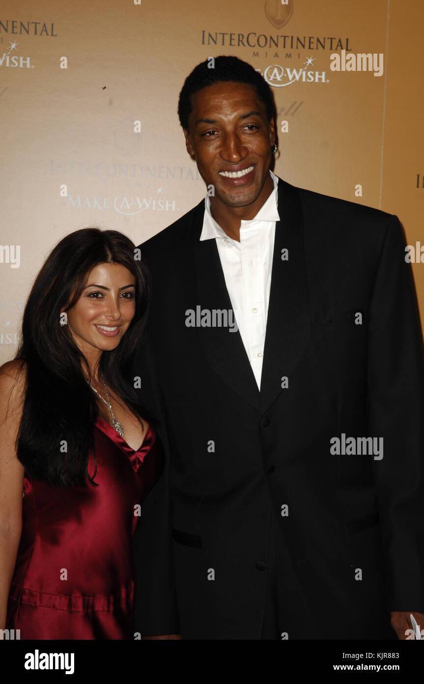 MIAMI - FL, NOVEMBER 10, 2007: Scottie Pippen and his wife Larsa at the ...