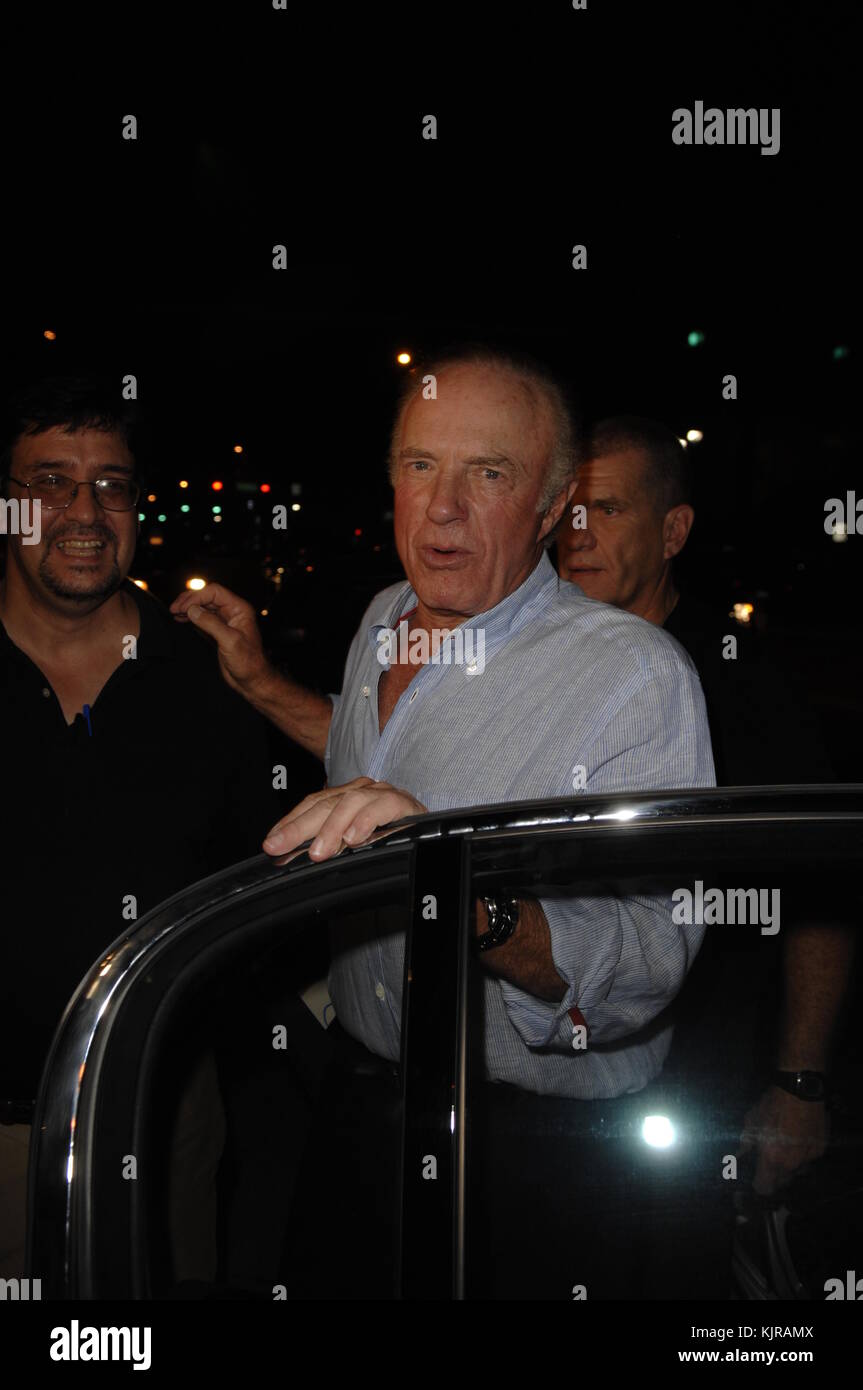 Jackie chan and chris tucker rush hour hi-res stock photography and ...