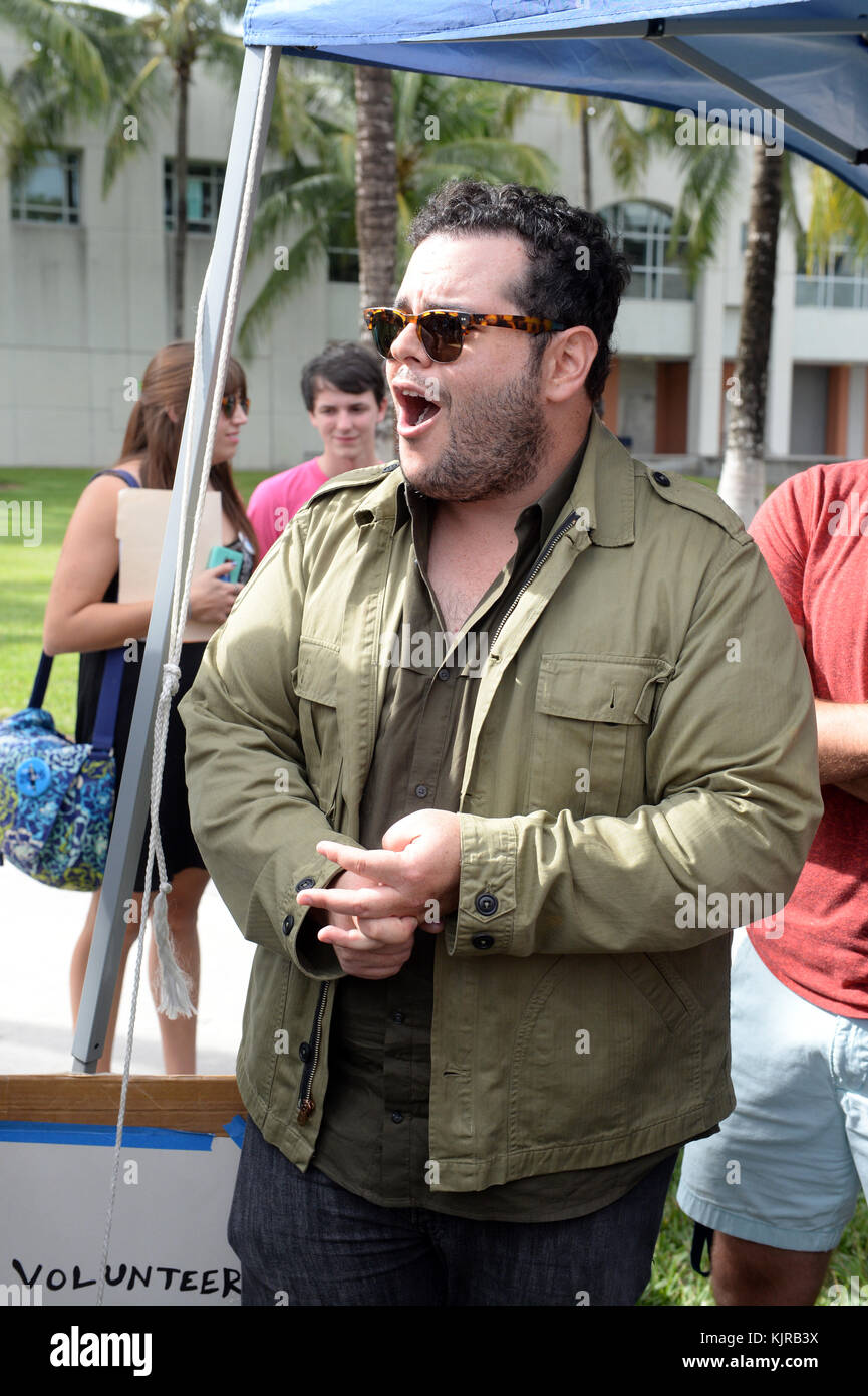 MIAMI, FL - OCTOBER 26: Florida International University Early Voting ...