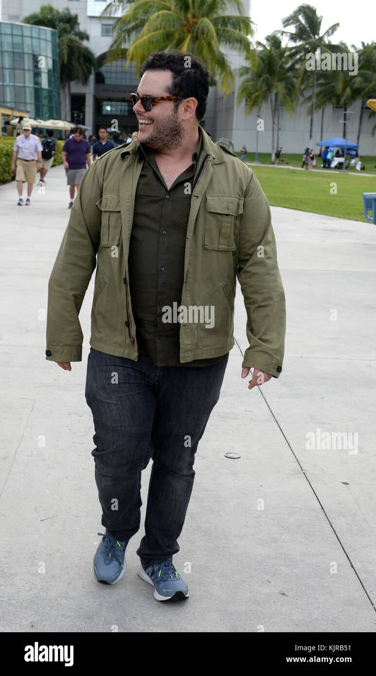 MIAMI, FL - OCTOBER 26: Florida International University Early Voting ...