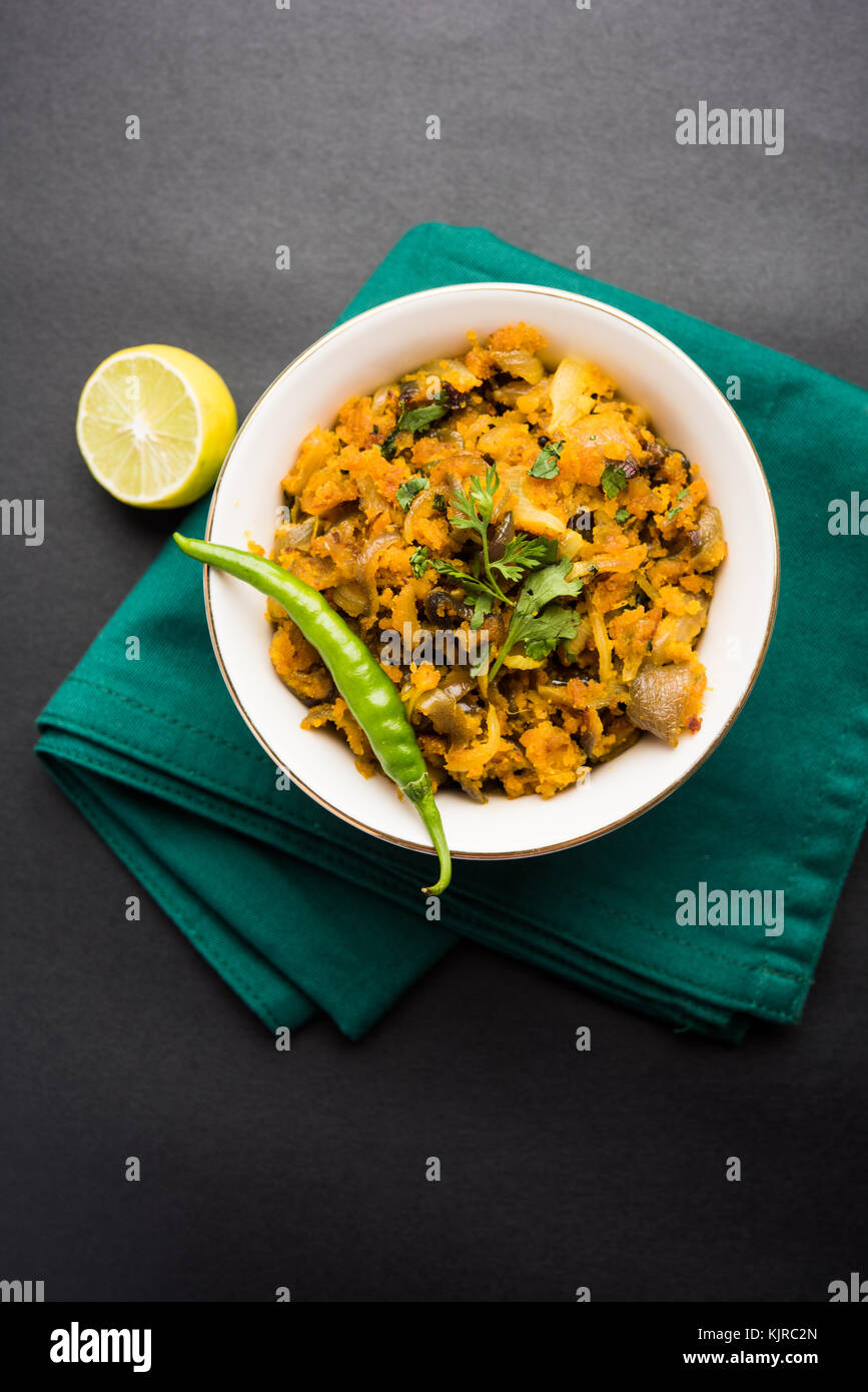 Pithla bhakri hi-res stock photography and images - Alamy