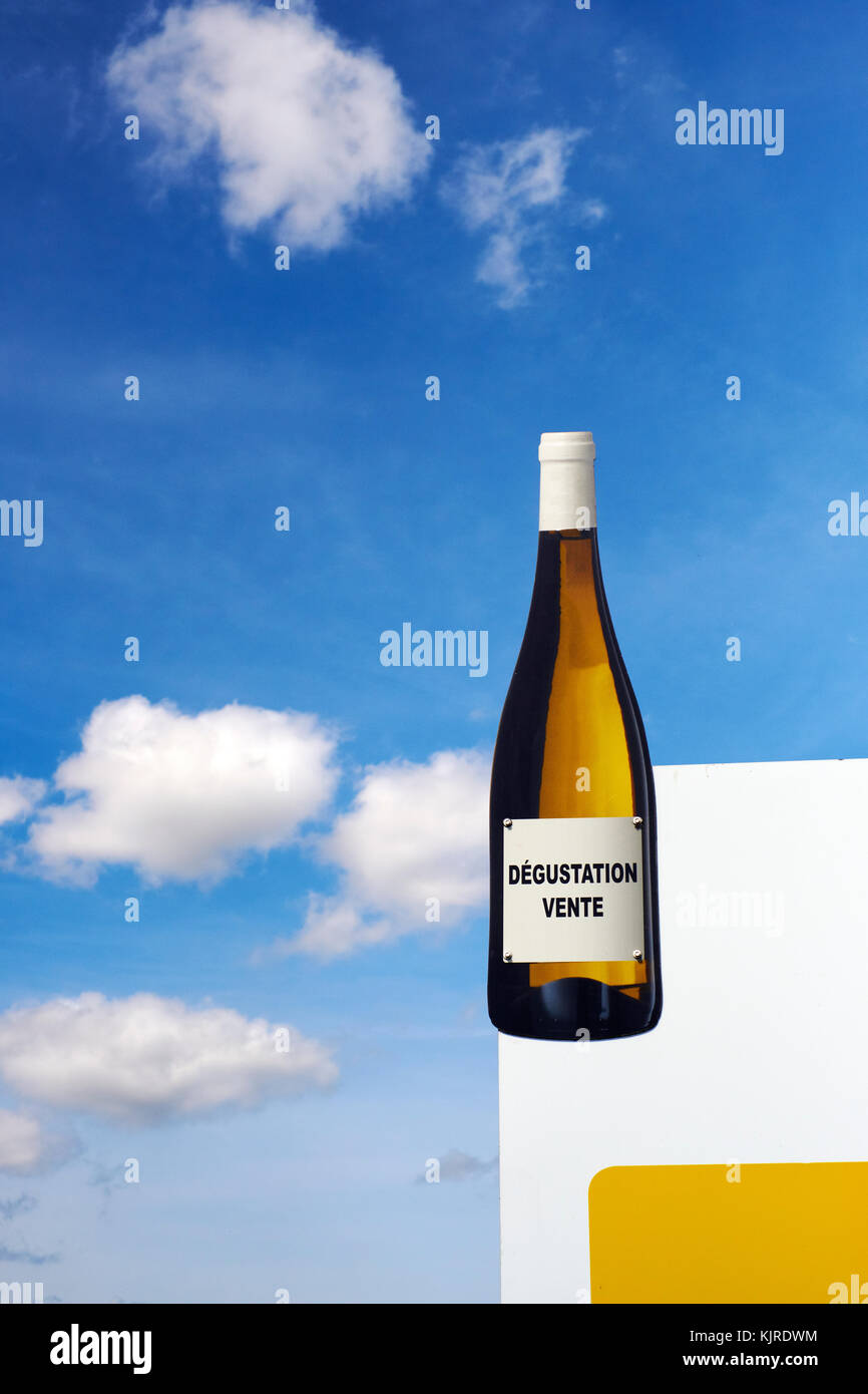 Wine bottle sign hi-res stock photography and images - Alamy