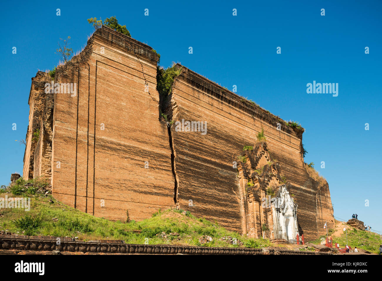 Mingun pahtodawgyi hi-res stock photography and images - Alamy