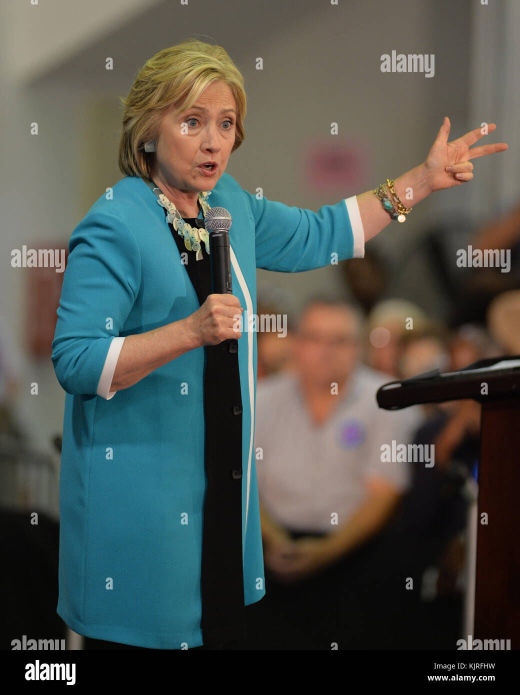 DAVIE, FL - OCTOBER 02: Democratic presidential candidate Hillary ...