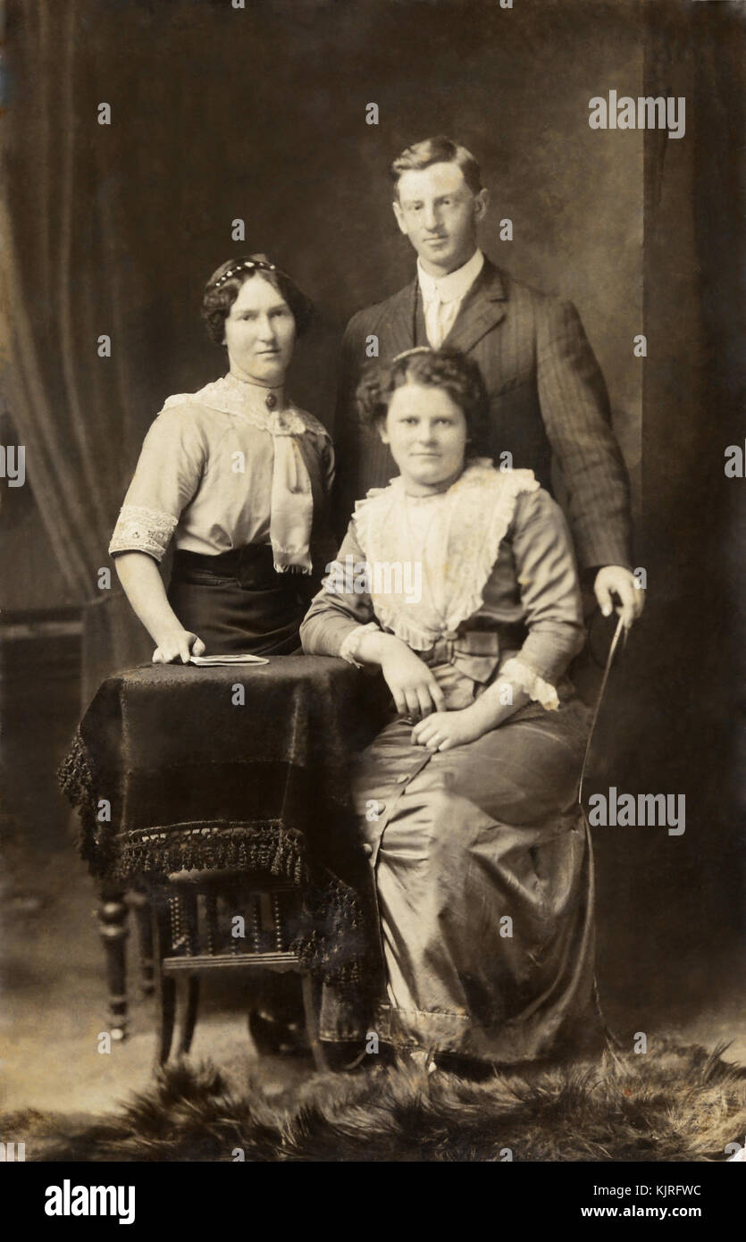 Vintage Photo Family Portrait, DIGITAL DOWNLOAD, 1800s, 47% OFF