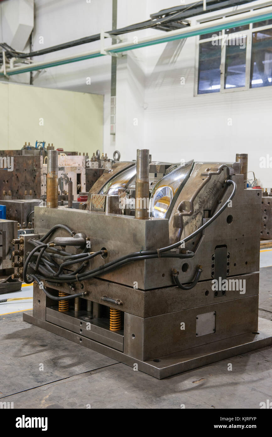 Glass molds hi-res stock photography and images - Alamy