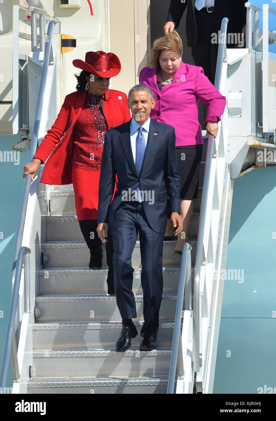 MIAMI, FL - FEBRUARY 25: U.S. President Barack Obama arrives on Air ...