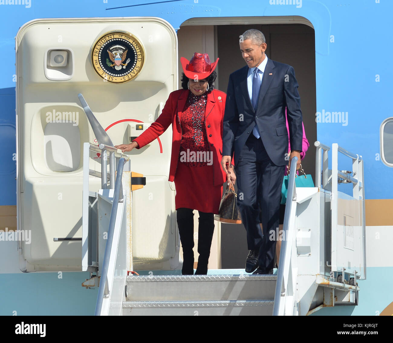 MIAMI, FL - FEBRUARY 25: U.S. President Barack Obama arrives on Air ...