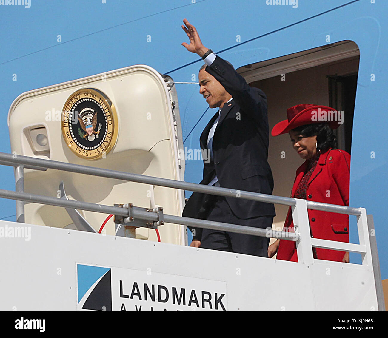 MIAMI, FL - FEBRUARY 25: U.S. President Barack Obama arrives on Air ...