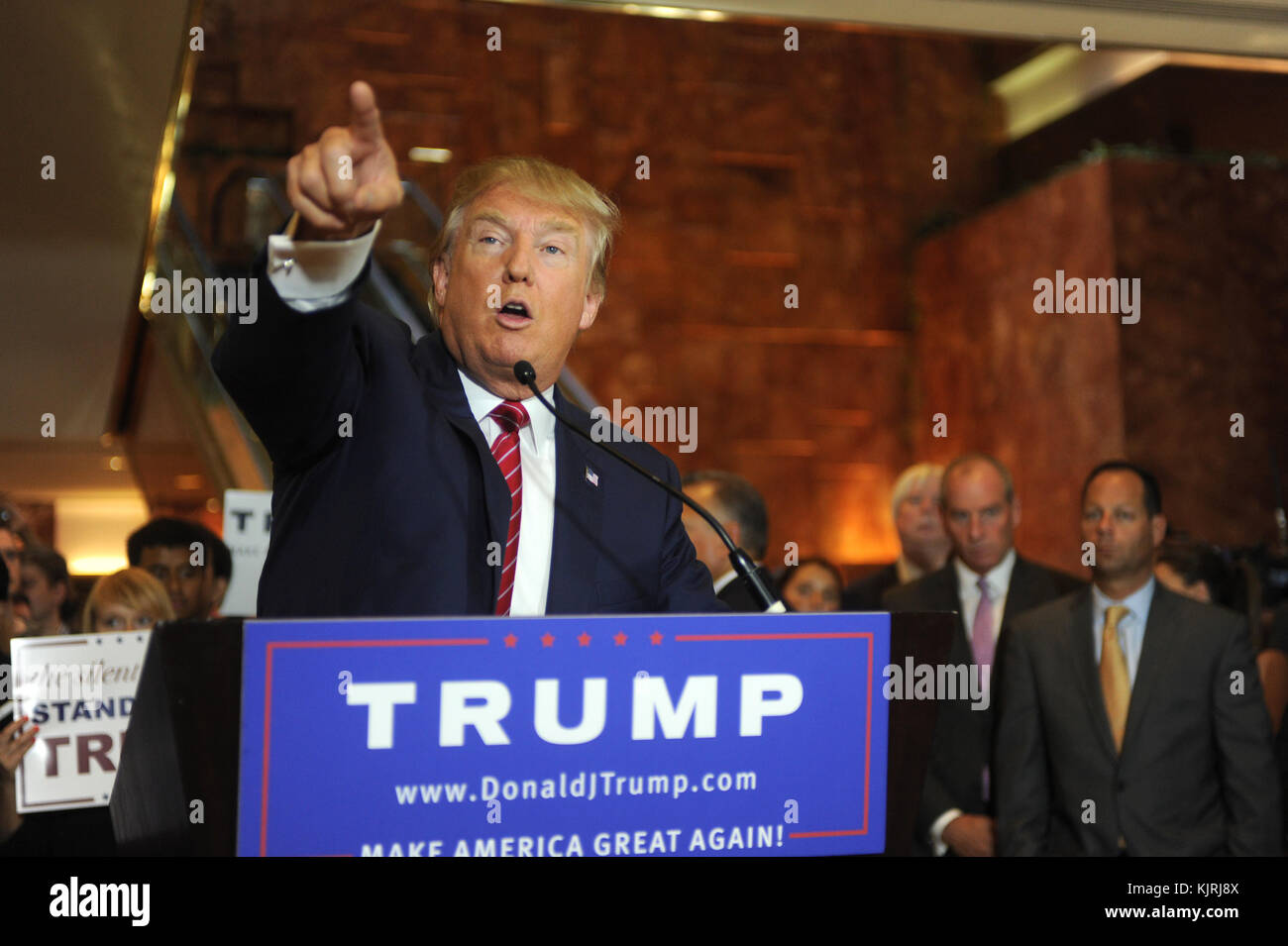 NEW YORK, NY - SEPTEMBER 03: GOP presidential front-runner Donald Trump ...