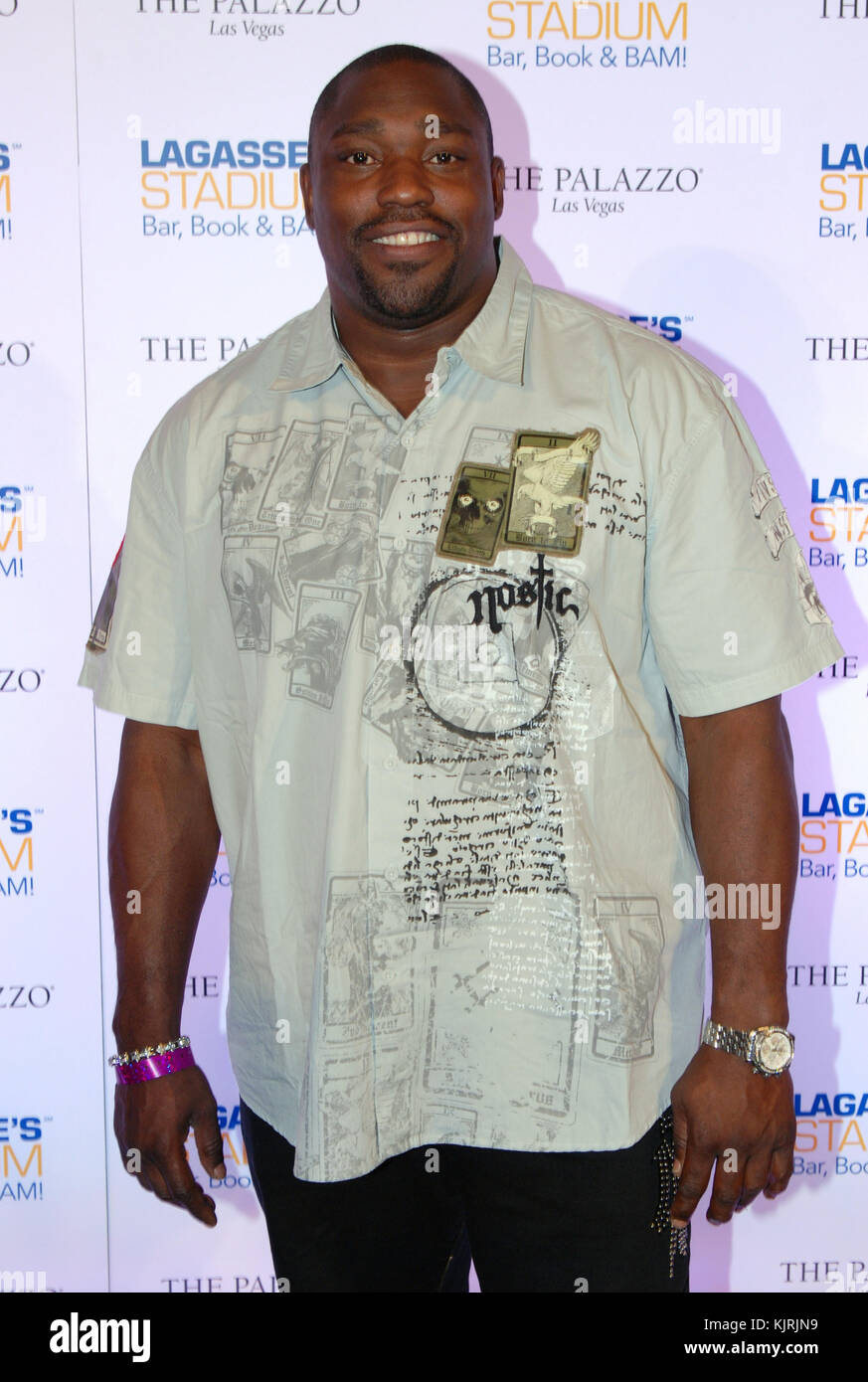 MIAMI, FL - FEBUARY 3: Dancing With The Stars runner-up and NFL star ...