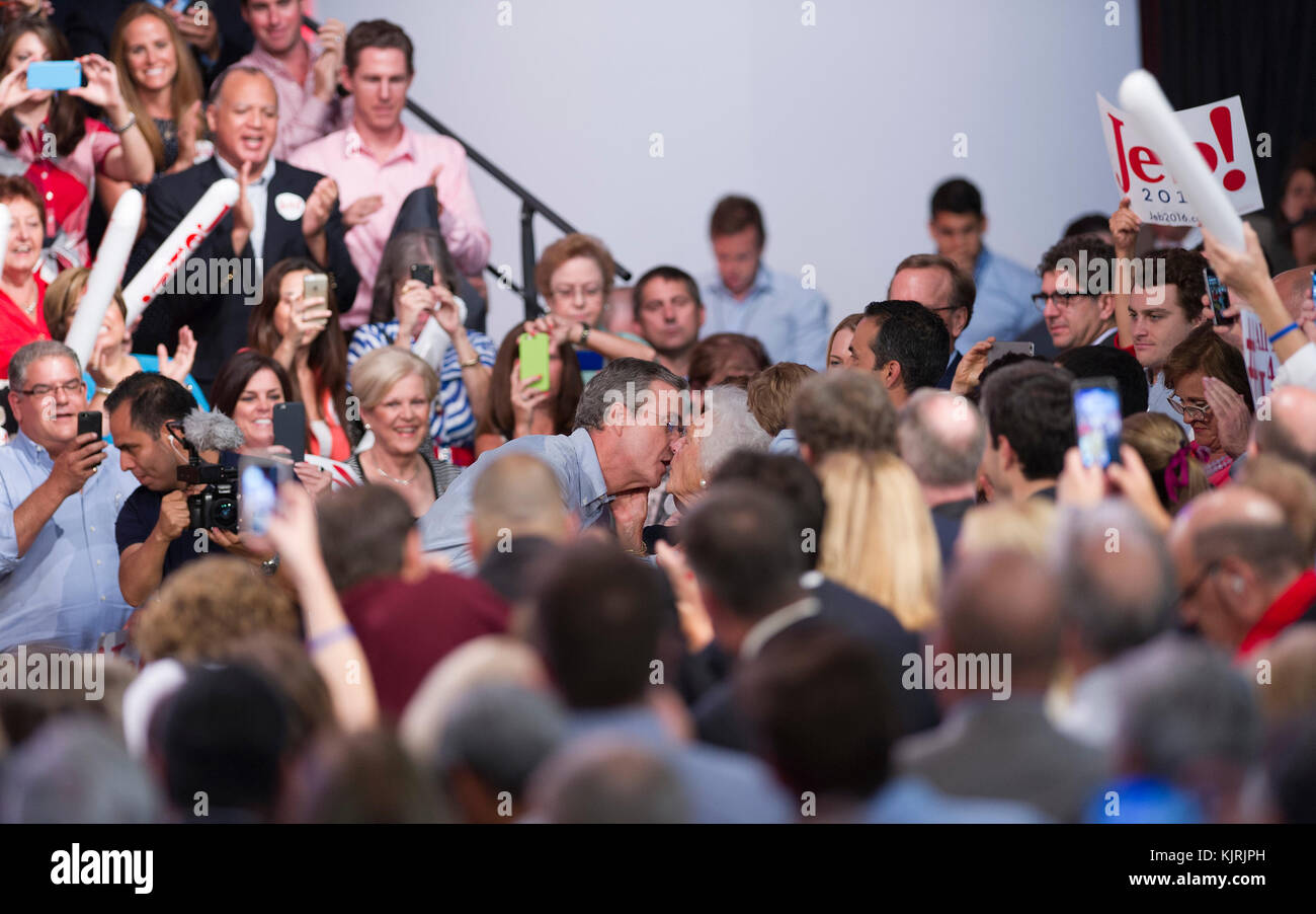 MIAMI, FL - JUNE 15: Jeb Bush looks like hes about to lock lips with ...