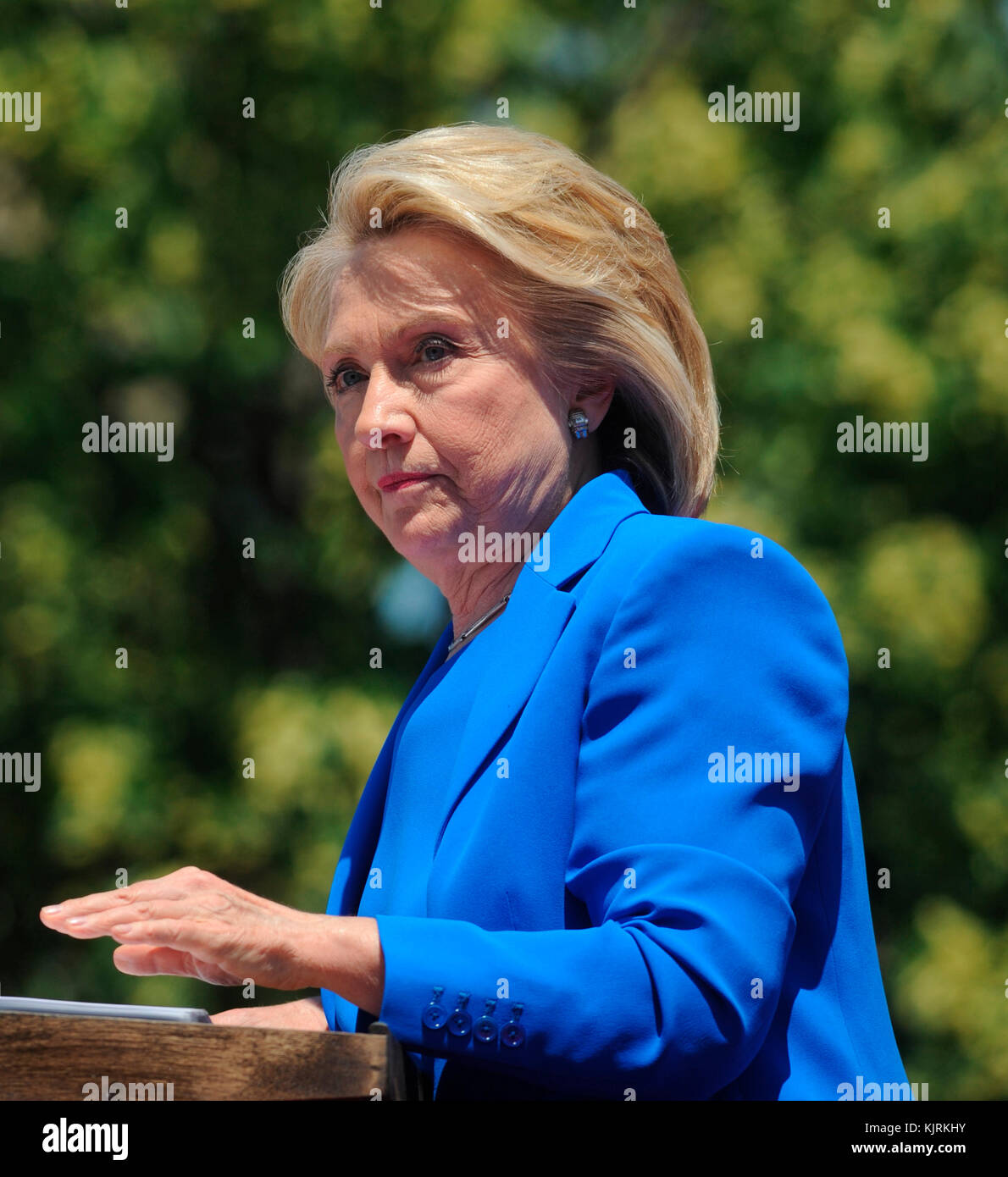 NEW YORK, NY - JUNE 13: Democratic Presidential candidate Hillary ...