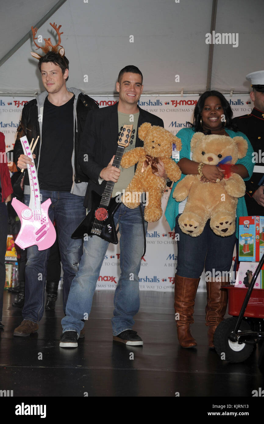 NEW YORK - DECEMBER 03: Actor Cory Monteith, Mark Salling and Amber ...
