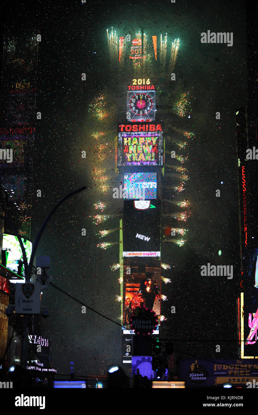 NEW YORK, NY - DECEMBER 31: Times Square performs during New Year's Eve ...