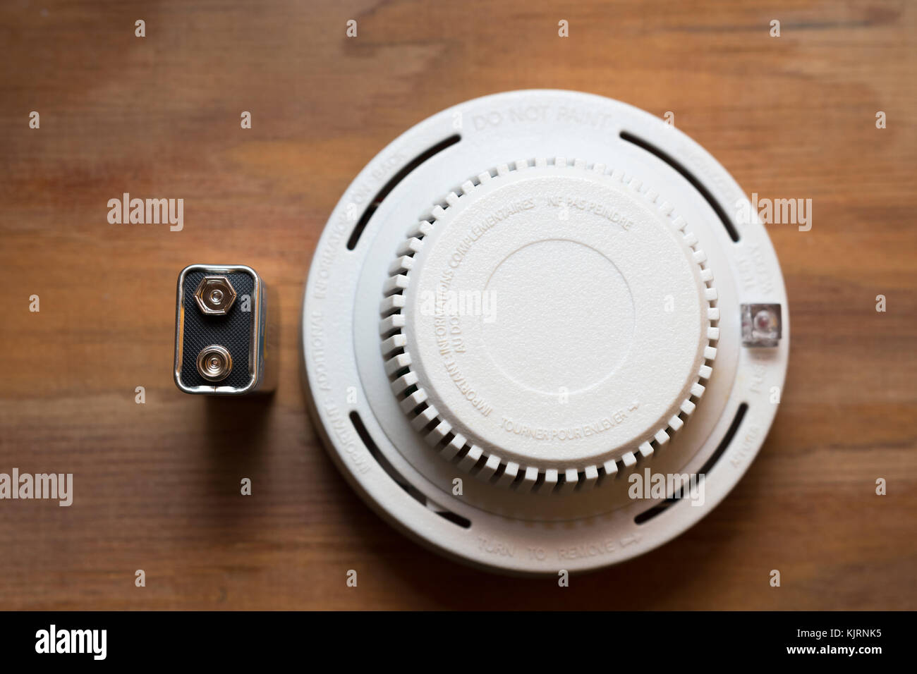 Smoke Alarm Battery Stock Photos & Smoke Alarm Battery Stock Images - Alamy
