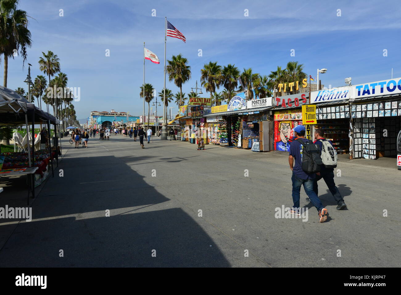 The promenade at Venice beach in California Stock Photo - Alamy