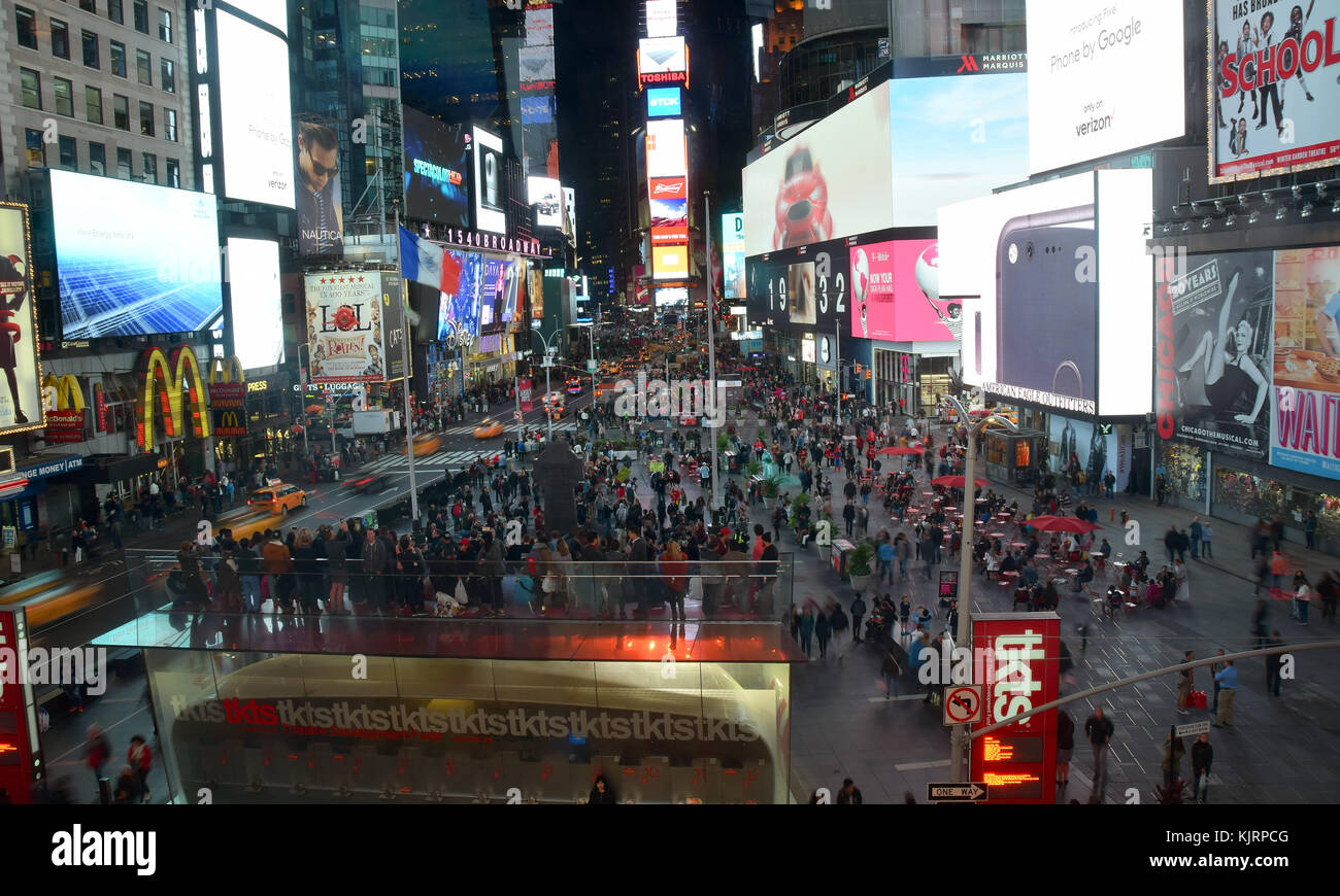11 times square hi-res stock photography and images - Alamy