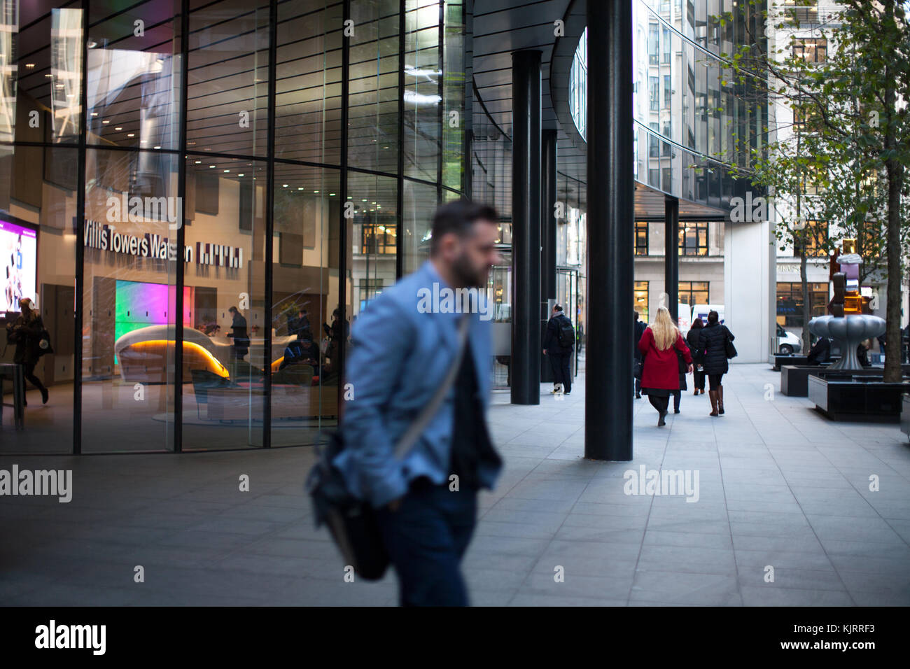 Willis towers watson hi-res stock photography and images - Alamy