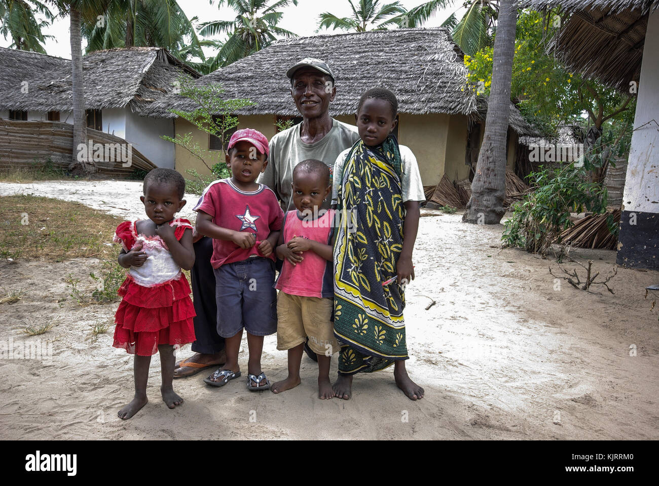 Grandchildren group hi-res stock photography and images - Alamy