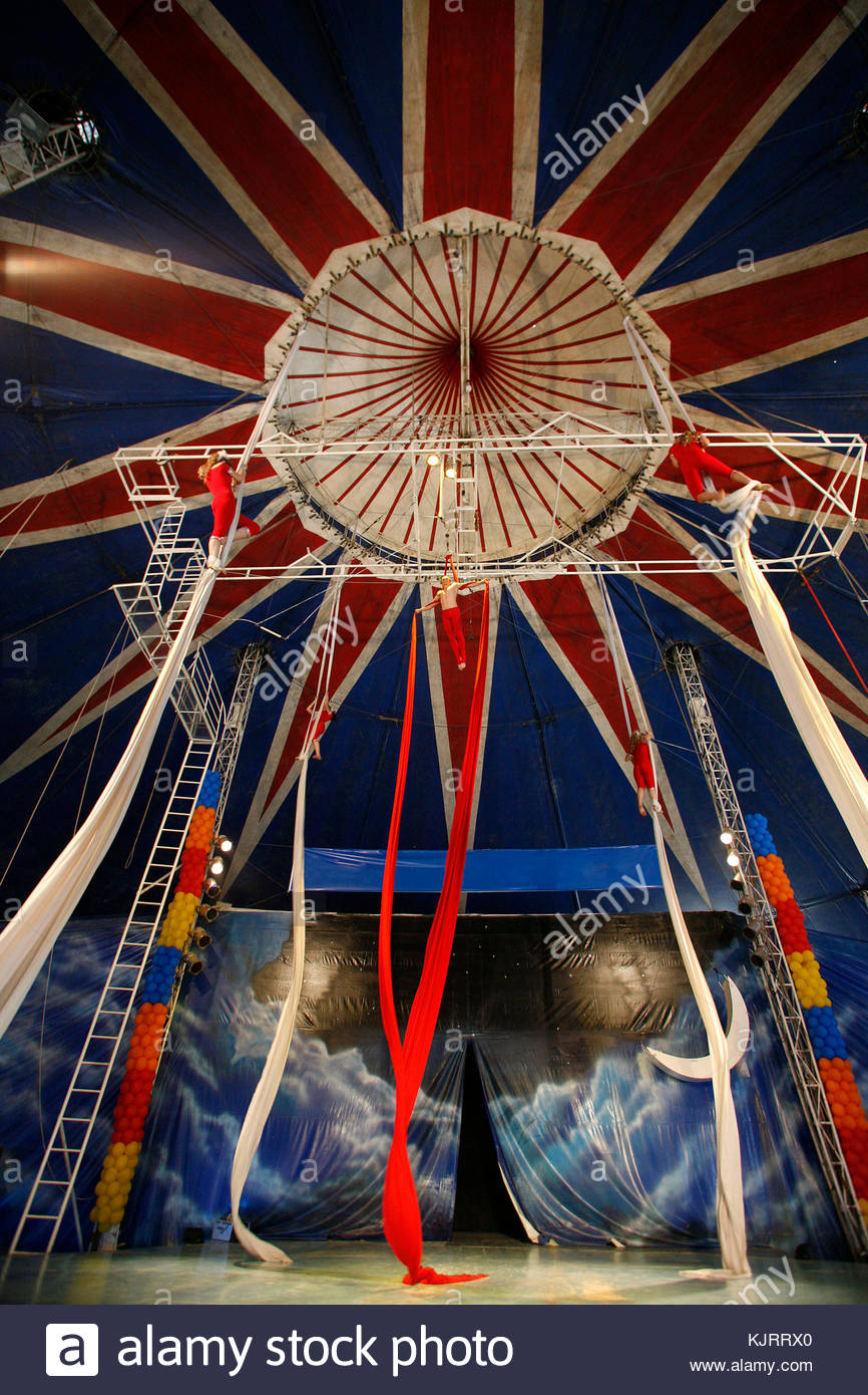 Vintage Circus Performer Stock Photos & Vintage Circus Performer Stock ...