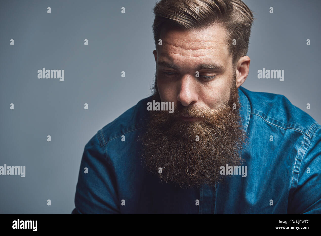 Unimpressed man hi-res stock photography and images - Alamy