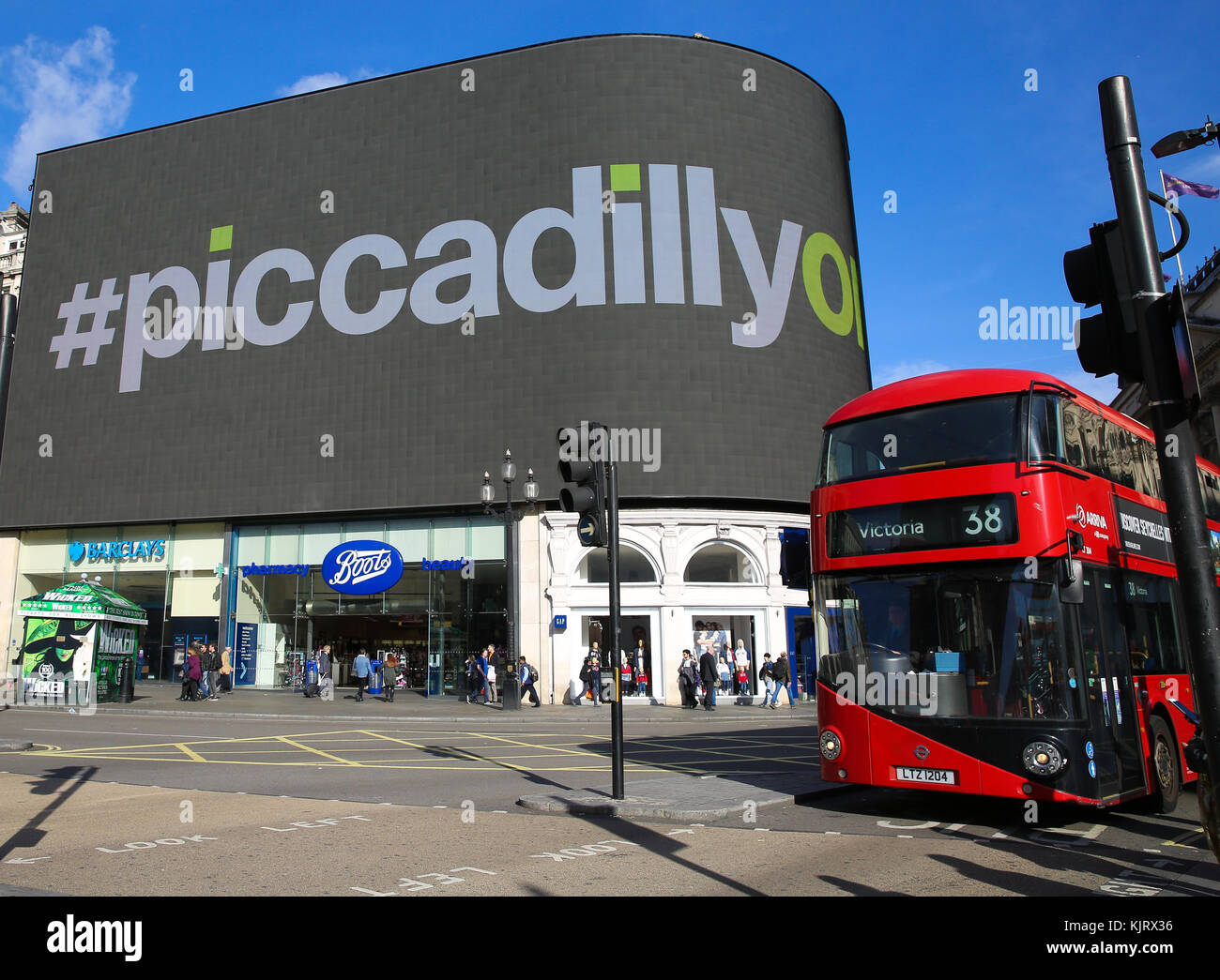 The new 790-square-metre digital screen in Piccadilly Circus will be ...
