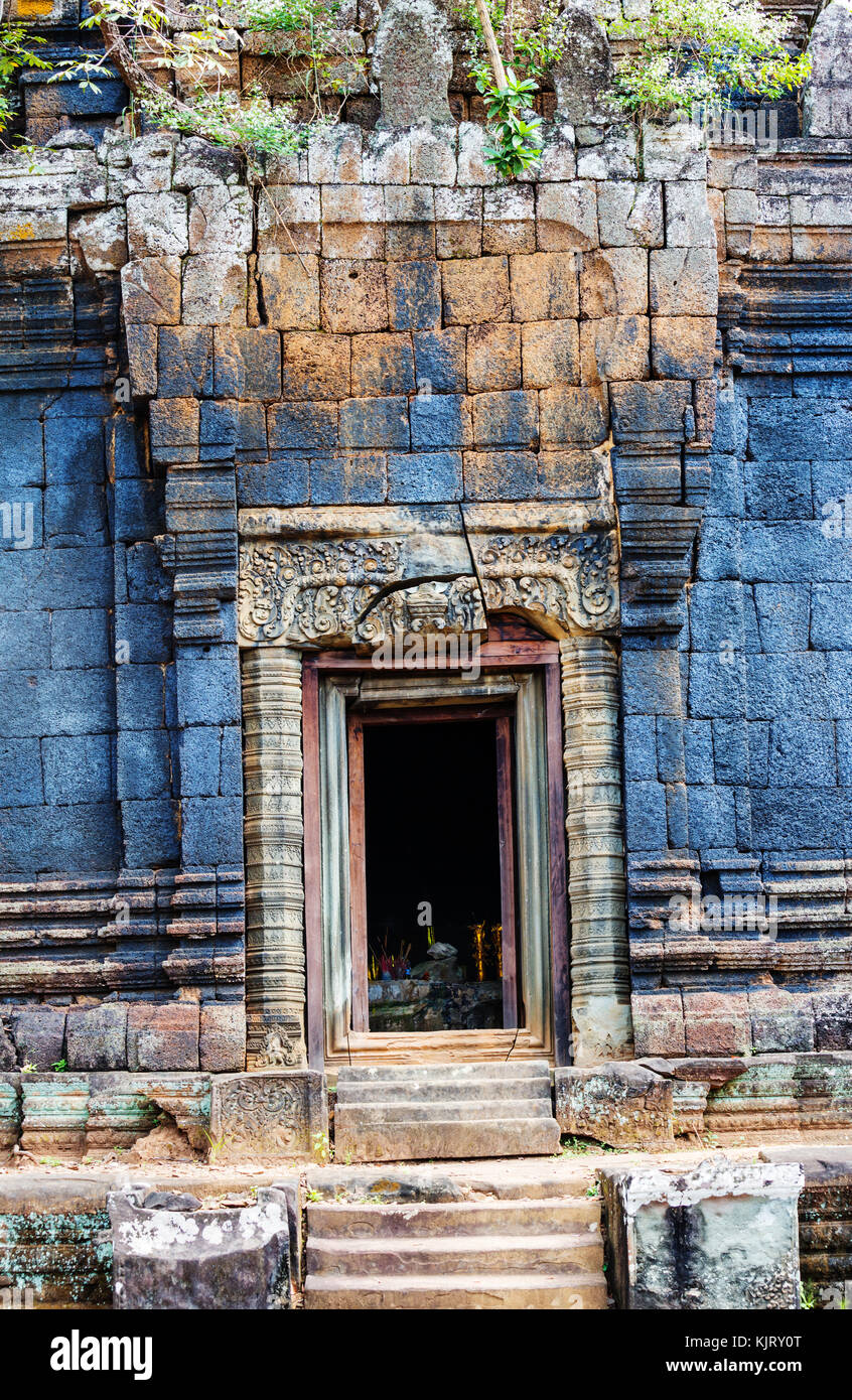 Ancient Khmer civilization ruins of Angkor near Siem Reap, Cambodia ...