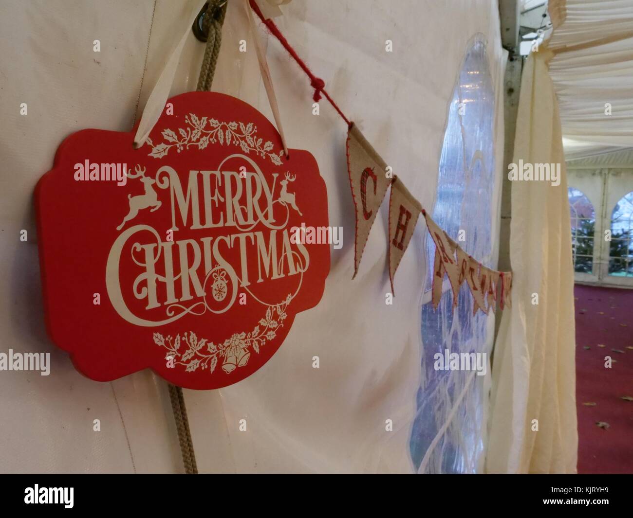 Christmas bunting hi-res stock photography and images - Alamy