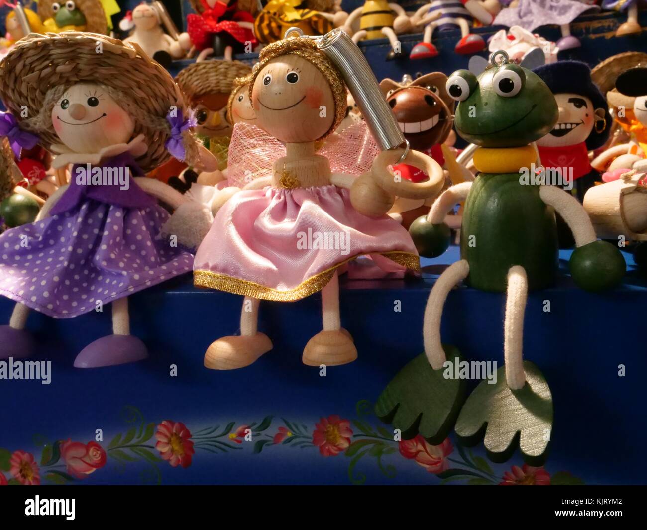 Kids playing puppets hi-res stock photography and images - Alamy